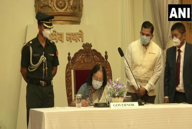 Five New Ministers Take Oaths In Imphal In Raj Bhavan Manipur - Amar ...