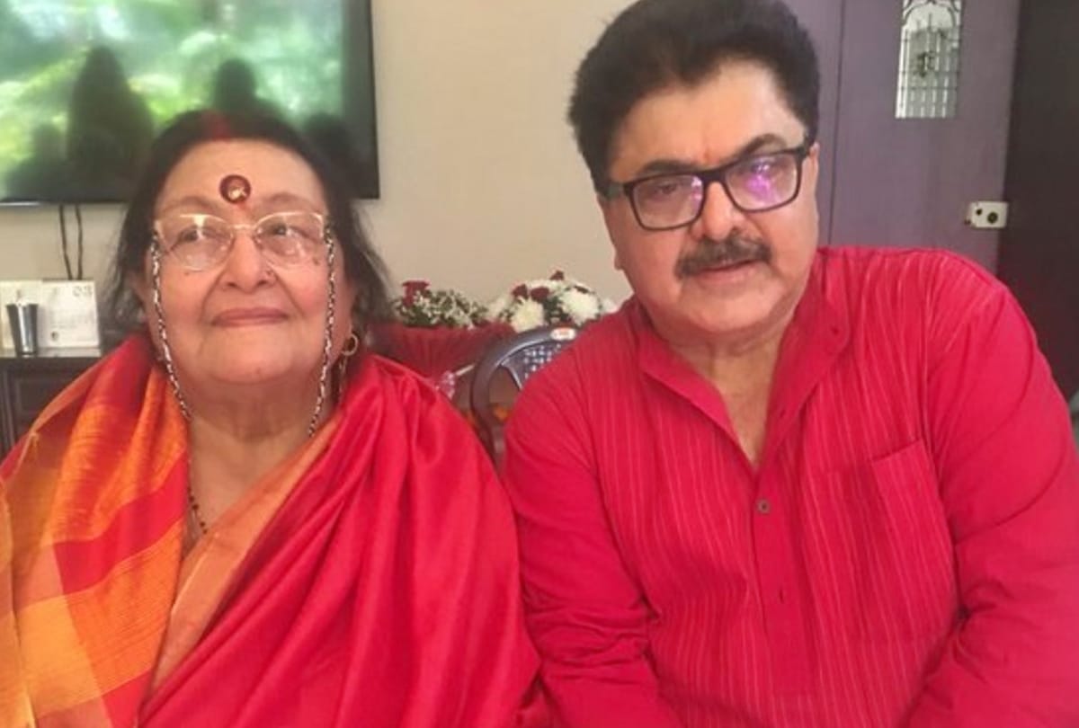 निर्माता-निर्देशक अशोक पंडित की मां का निधन, 82 की उम्र में ली आखिरी ...