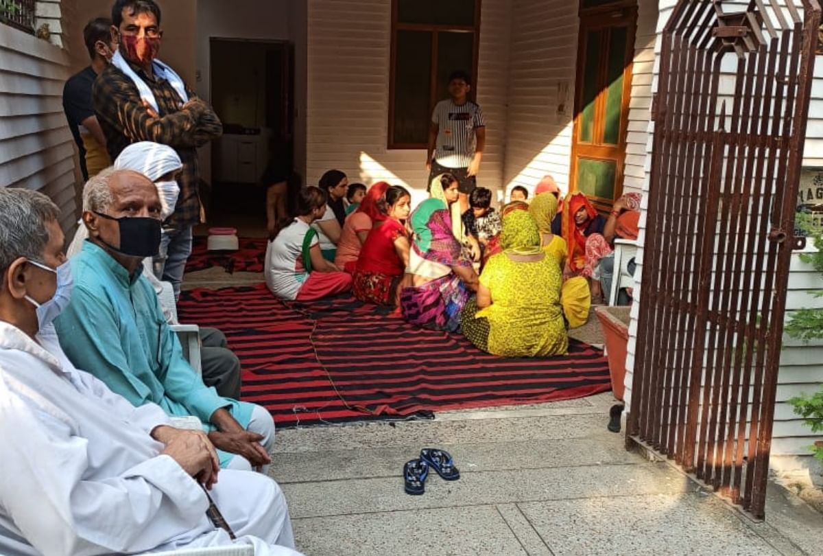 नरेश त्यागी हत्याकांड:गोलियां चलते ही मची भगदड़, पार्क में छिपकर बैठ ...