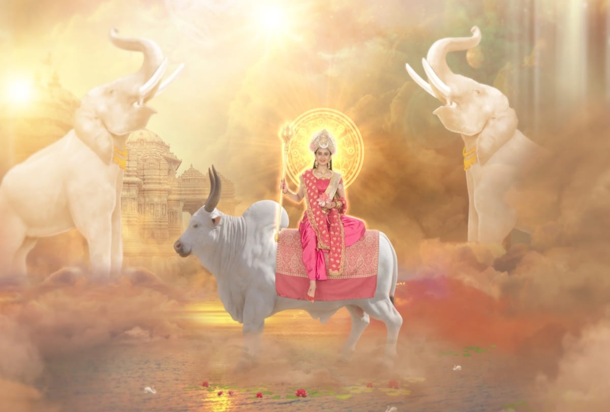 Santoshi Maa Sunayein Vrat Katha Actress Garima Parihar Navdurga ...