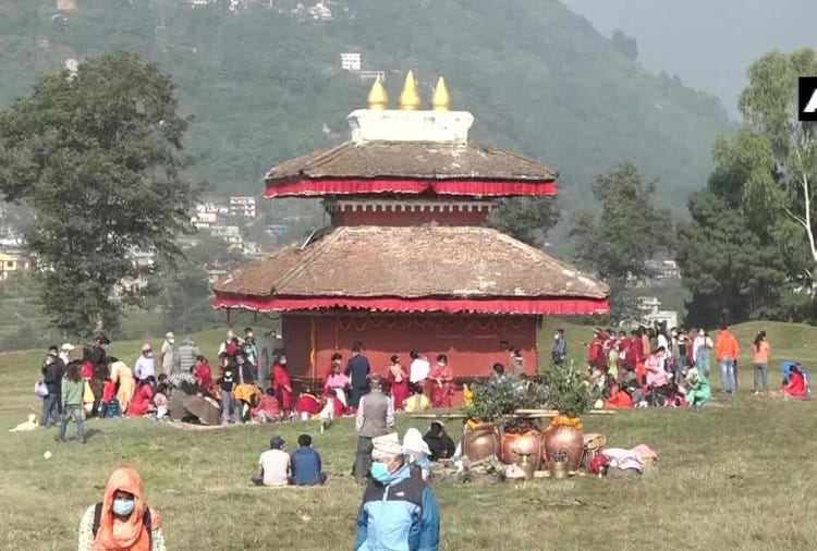 नेपाल :ललितपुर में मनाई गई 'सिकाली जात्रा', मान्यता है देवी-देवता भी ...