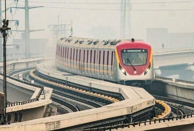 Lahore Metro:पाकिस्तान में चीन की मदद से चली पहली मेट्रो ट्रेन, देखिए ...