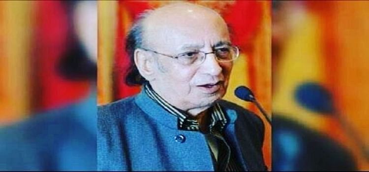 Nida Fazli Urdu Ghazal Yaqeen Chaand Pe Sooraj Mein Aitbaar Bhi Rakh