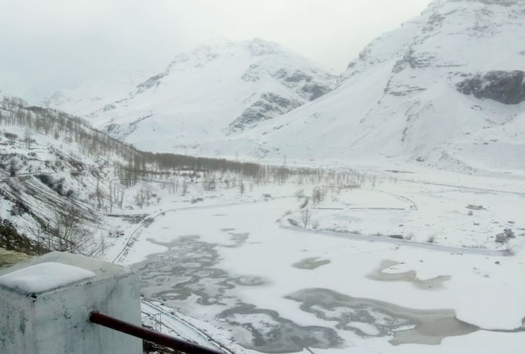 Weather Today: Snowfall On The High Peaks Of Himachal Including The North Portal Of Atal Tunnel ...