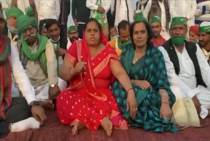 ट्रेंड में आई गीता भाटी की चोरी हुई सैंडिल, यूजर्स बोले- Cbi ढूंढ़कर ...