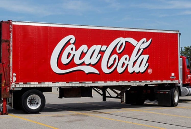 Coronavirus:जारी है कोरोना का संकट, 2200 नौकरियों की कटौती करेगी कोका ...