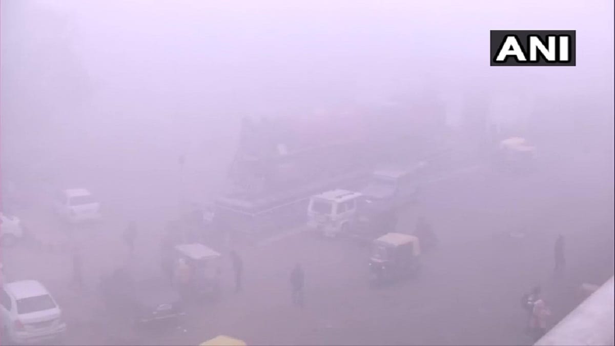 Uttar Pradesh Weather:शीतलहर की चपेट में बनारस समेत पूर्वांचल, गलन और ठंडी हवा ने बढ़ाई परेशानी ...