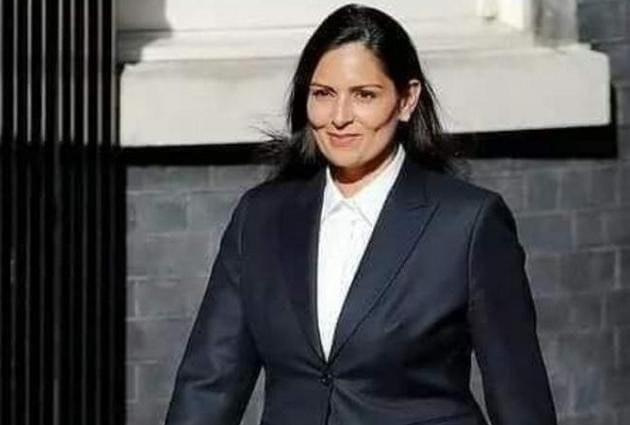 ब्रिटेन:गृह मंत्री प्रीति पटेल ने कोविड-19 टीकों के प्रति लोगों से भ्रम ...