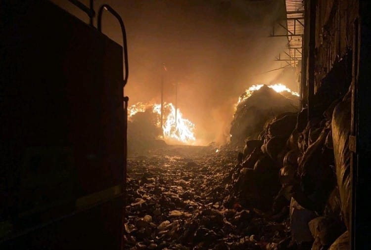 Fire Breaks Out At Ramtekdi Garbage Processing Plant In Hadapsar Area ...