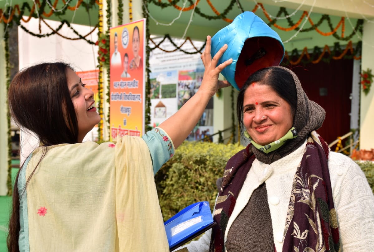 तस्वीरों में देखें एमएमएमयूटी दीक्षांत समारोह का माहौल, सोने का तमगा ...