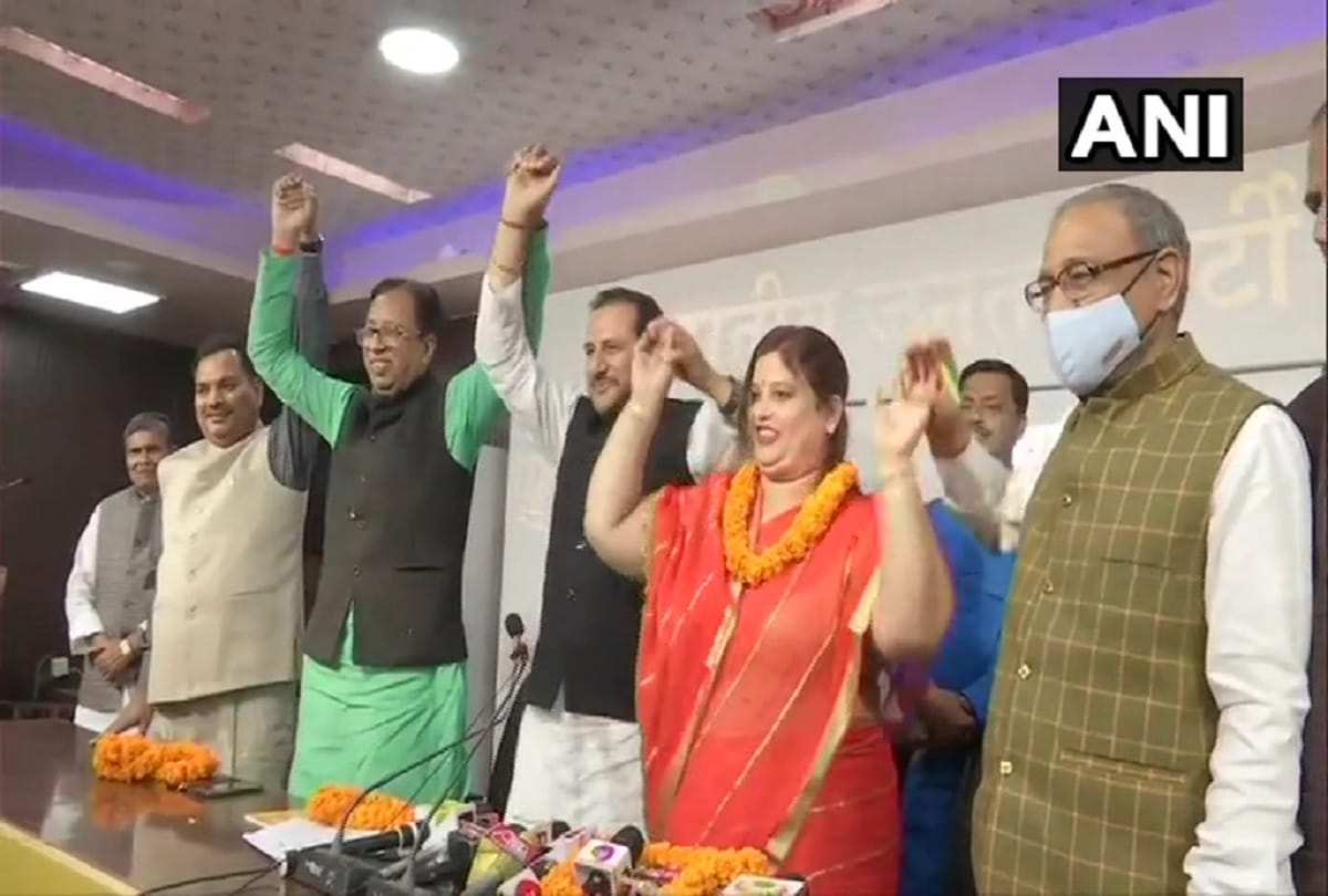 लोजपा को एक और झटका :इकलौती विधान पार्षद नूतन सिंह भाजपा में हुईं शामिल, बोली- पति के साथ करूंगी ...