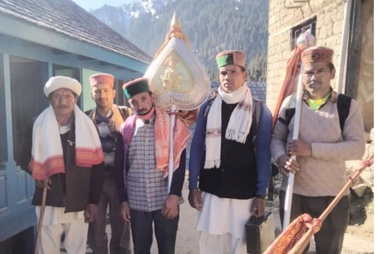 Bada Dev Kamrunag Leaves For Mandi Shivratri 2021 - Amar Ujala Hindi ...