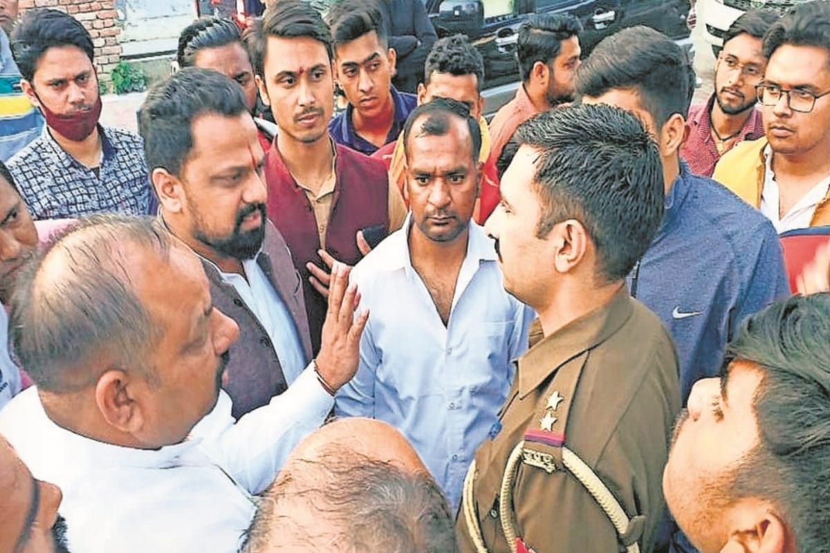 मेरठ :कंकरखेड़ा में दूसरे समुदाय के युवक से शादी कराने पर हंगामा ...