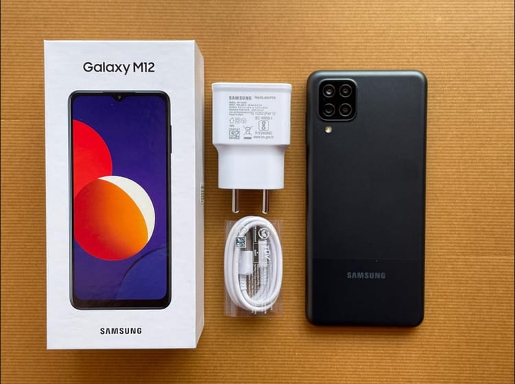 Samsung Galaxy M12 Quick Review:10,999 रुपये में एक आकर्षक डिजाइन वाला ...