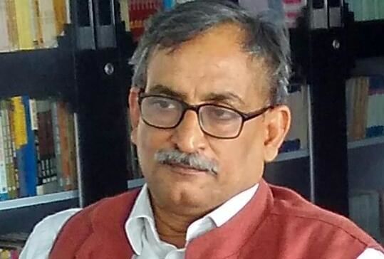 सदानंद शाही:हे मेरी कविता ! मुझे माफ़ कर देना - World Poetry Day 2021: Sadanand Shahi Best Poem ...