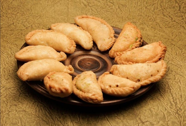 What To Do With Leftover Gujiya Know Reuse Recipe Of Gujiya Sweet Dish ...