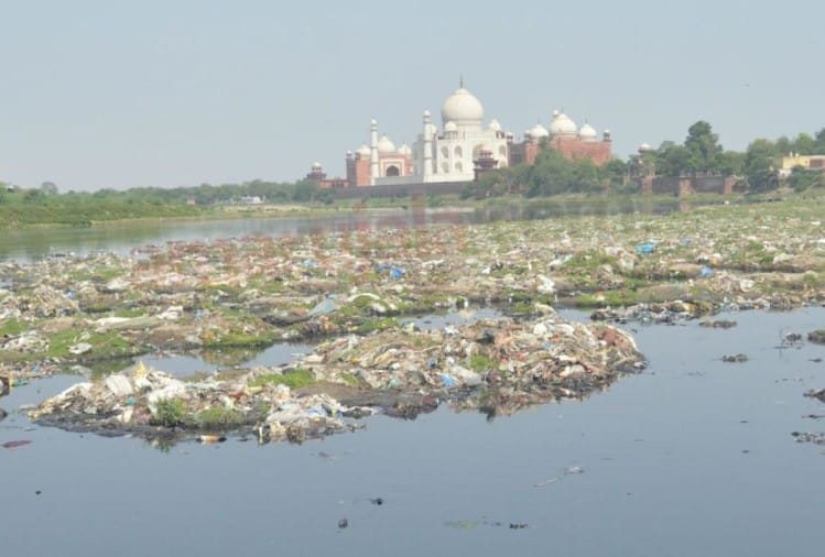 Pollution Level Rises In Yamuna River Due To Sewer Drains In Agra ...