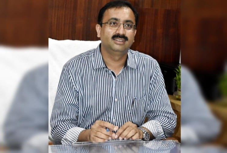 New Commissioner Ravi Kumar Ng Took Charge In Gorakhpur - Amar Ujala ...