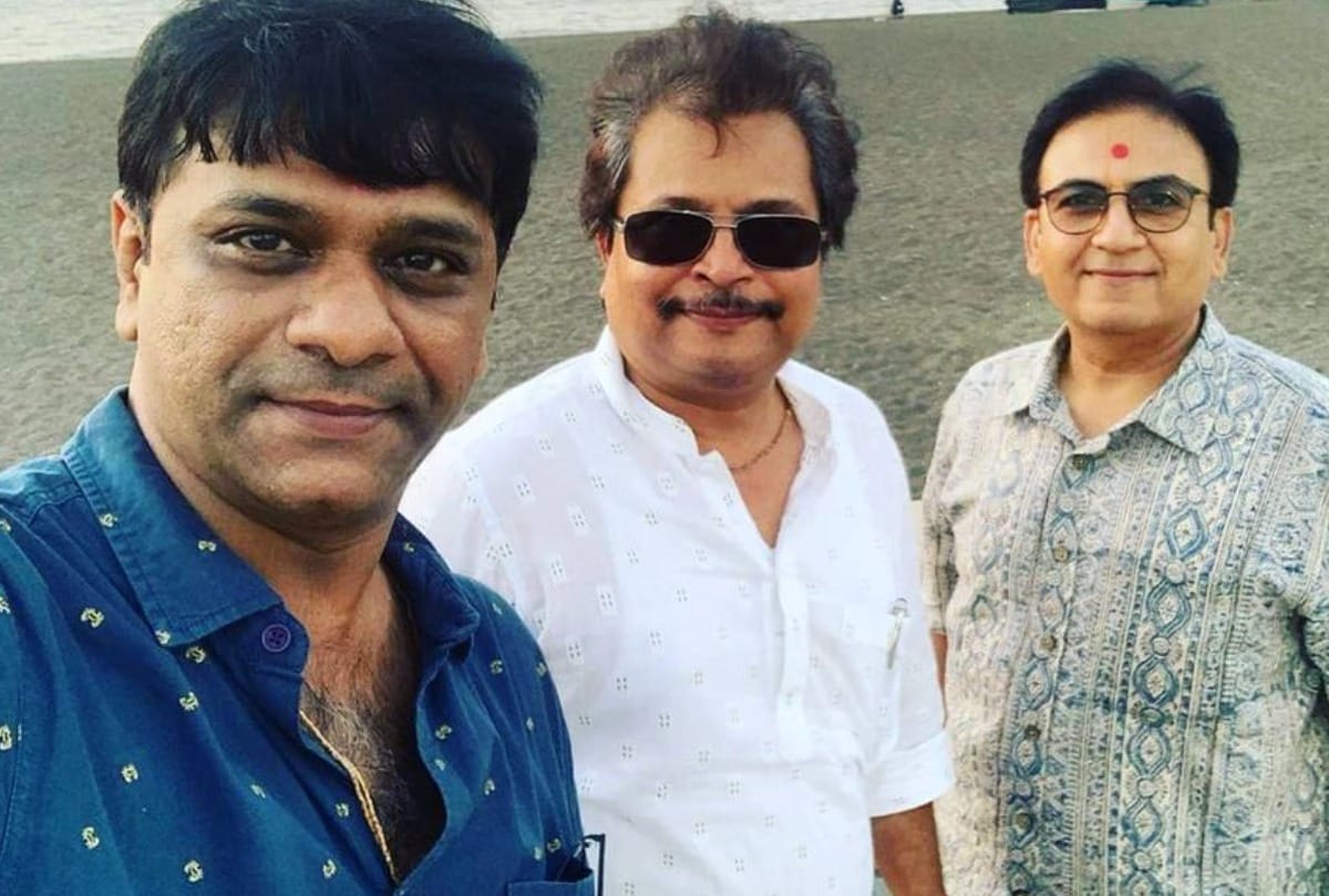 Tanmay Vekaria Tanmay Vekaria And Amit Bhatt During The Funeral Of