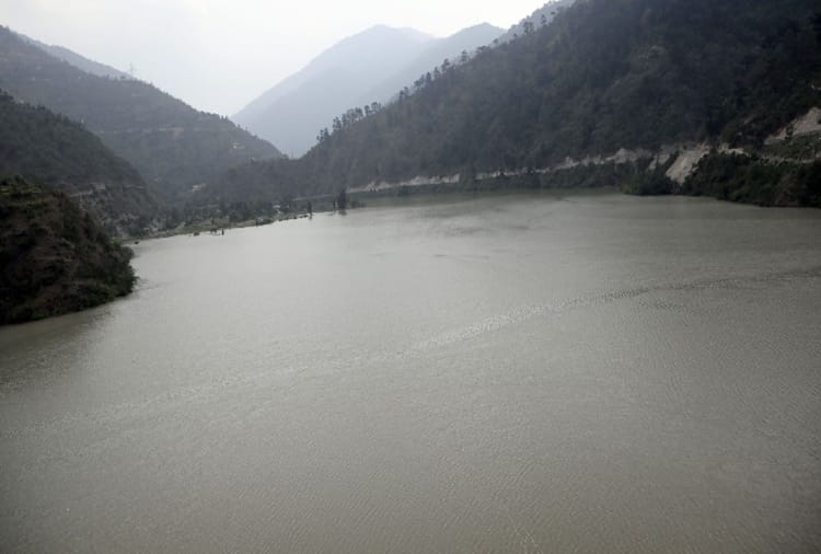 Alert: Water Can Be Released From Pandoh Dam Anytime - Amar Ujala Hindi ...
