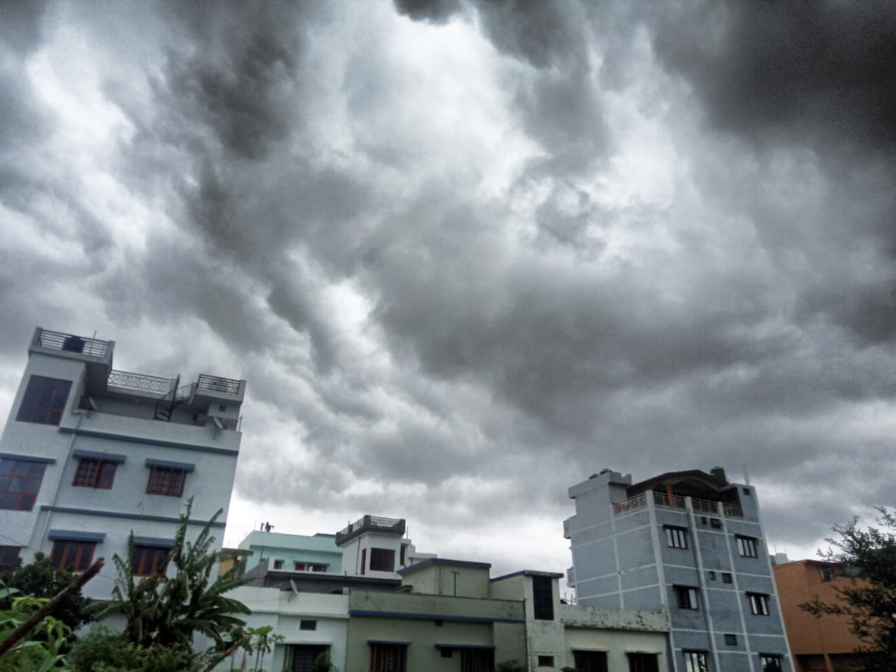 Weather Update Varanasi Clouds Cast In Sky After Light Drizzle ...