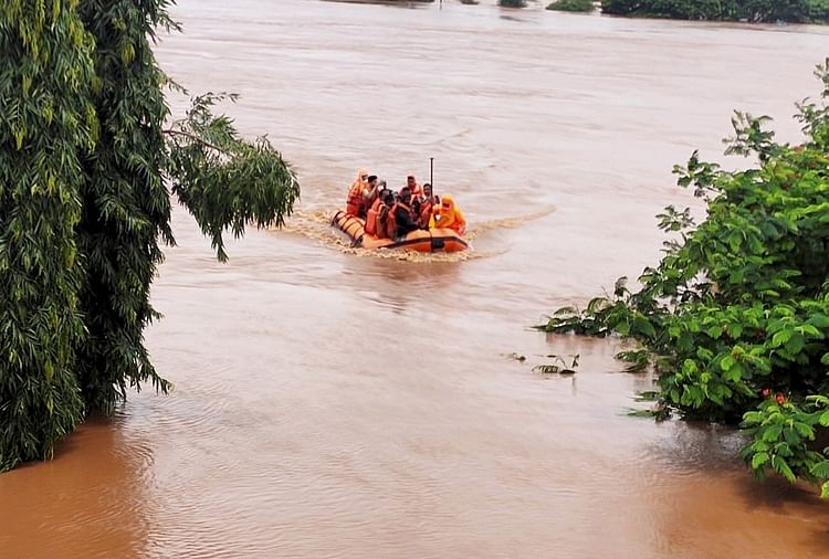 Heavy Rain And Floods In Maharashtra Ndrf Teams Rescued Thousands