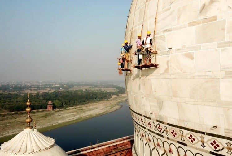 Taj Mahal Main Dome And Kabra Mud Pack After Monsoon - Amar Ujala Hindi ...