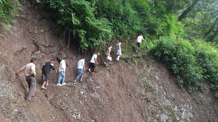 Three Foot Culverts Built On Sapuli Gadhre - Bageshwar News - सापुली ...