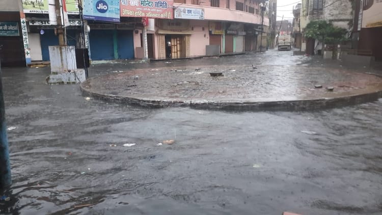 Khatauli Became An Island Due To Rain - Muzaffarnagar News - मूसलाधार ...