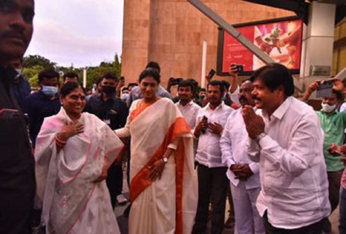 Andhra Pradesh: Jaganmohan Reddy Is Not Happy With His Sister Y S ...