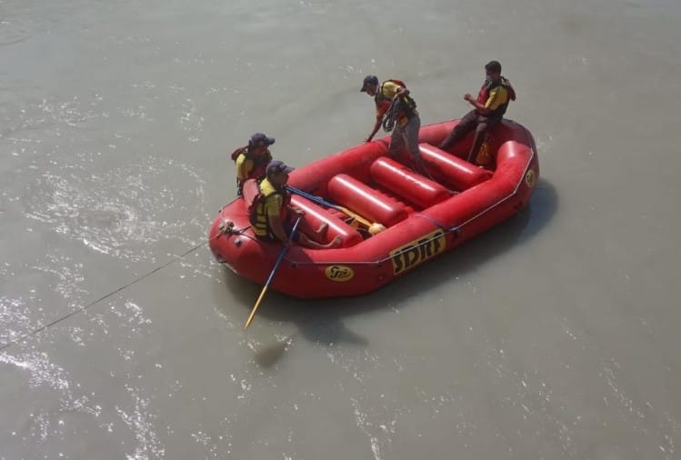Bareilly Tourist Drowning In Ganges At Neem Beach Rishikesh Uttarakhand ...