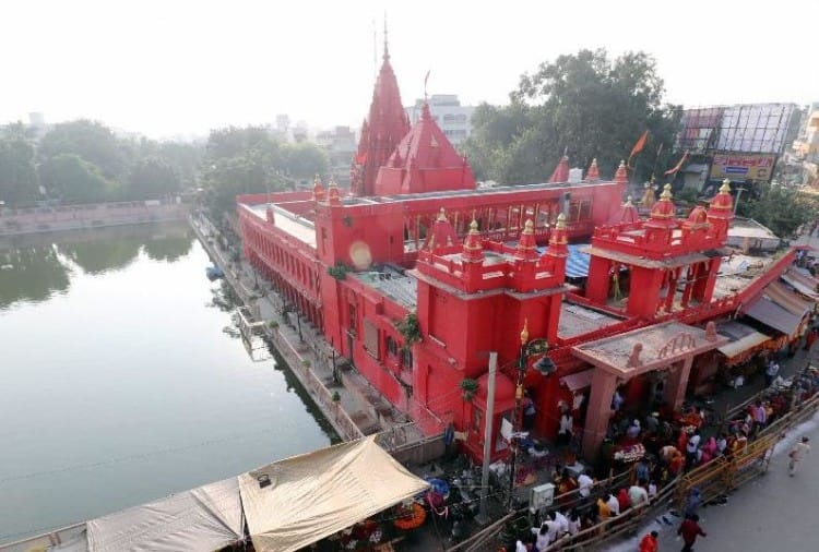 Navratri 2021 Durgakund Temple In Varanasi Devotees Long Line For Maa ...