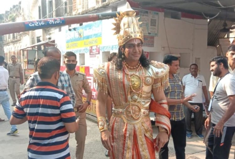 Rahul Buchar Offer Prayer To Ramlala In Lord Ram's Get Up. - Amar Ujala ...