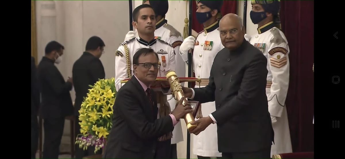 Padma Shri Award To Dr. Yogesh Pravin , His Brother Take Award ...
