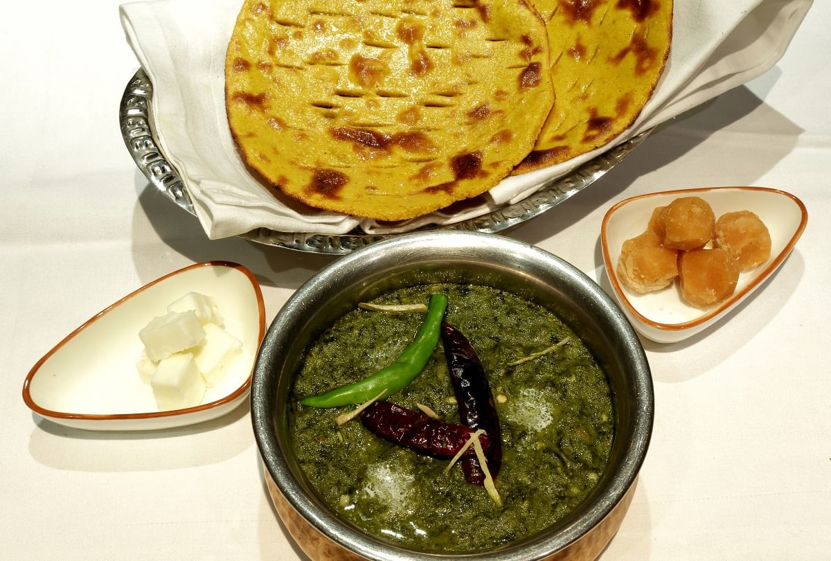 Winter Food Items How To Make Sarso Ka Saag And Makke Ki Roti At Home ...