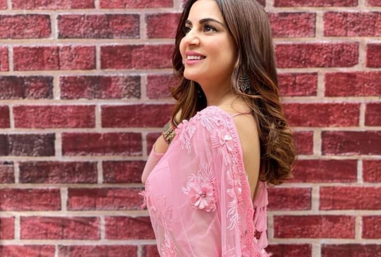 Shraddha Arya:3 हजार की साड़ी में इठला रहीं श्रद्धा आर्या, तस्वीरें देख ...