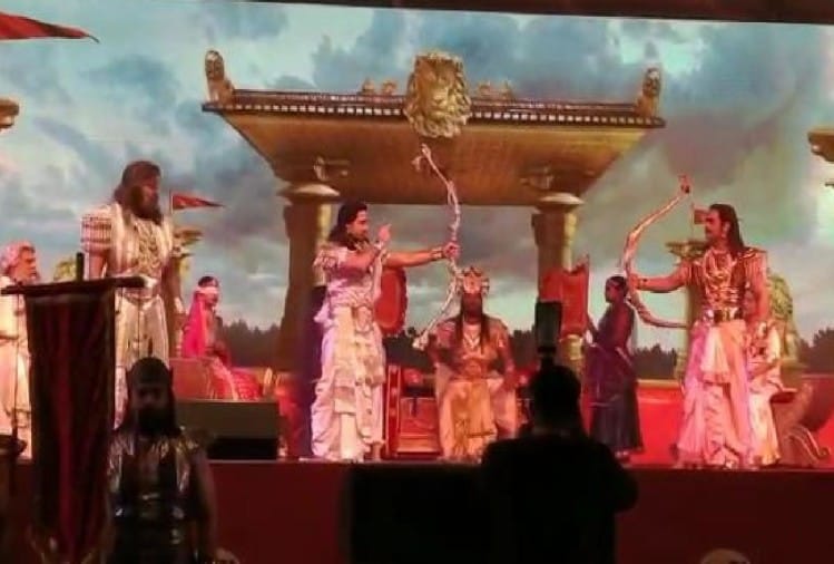 ब्रज रज उत्सव:अभिनेता पुनीत इस्सर ने किया 'महाभारत' का लाइव मंचन ...