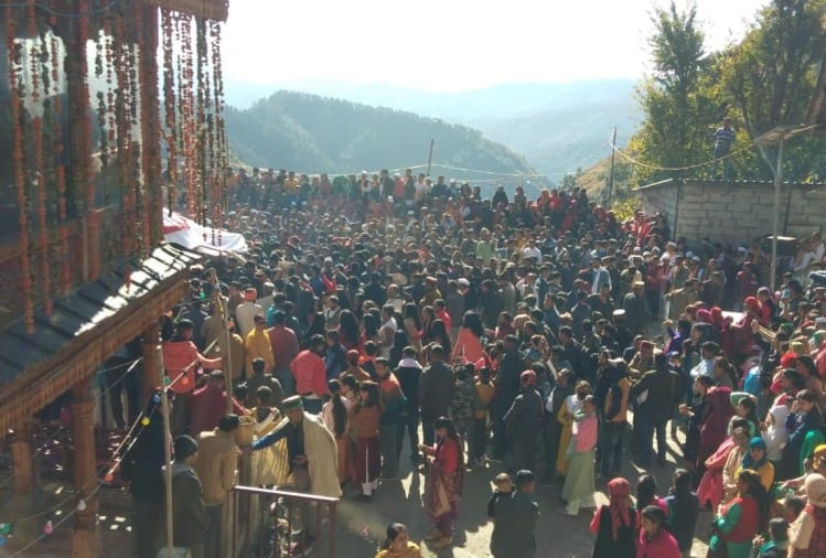 उत्तराखंड: चालदा महासू महाराज की डोली यात्रा में शामिल हुए पर्यटन ...