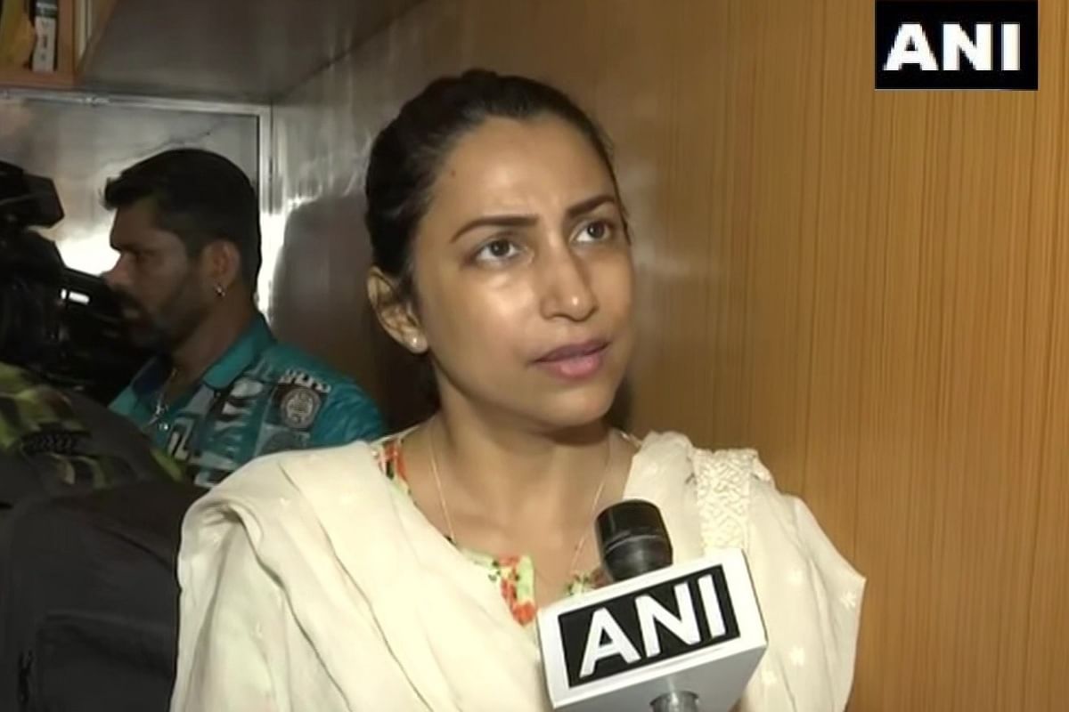 Kranti Redkar Wife Of Ncb Mumbai Zonal Director Sameer Wankhede Files An Online Complaint Over ...