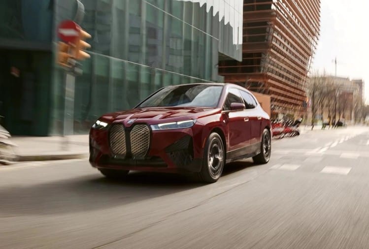 Bmw Ix:आ रही है बीएमडब्ल्यू की पहली इलेक्ट्रिक एसयूवी Ix, 611 किमी रेंज ...