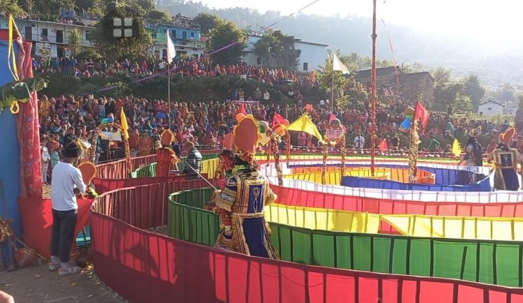 नारी गांव में पांडव नृत्य में चक्रव्यूह लीला का मंचन - Chakravyuh Leela ...