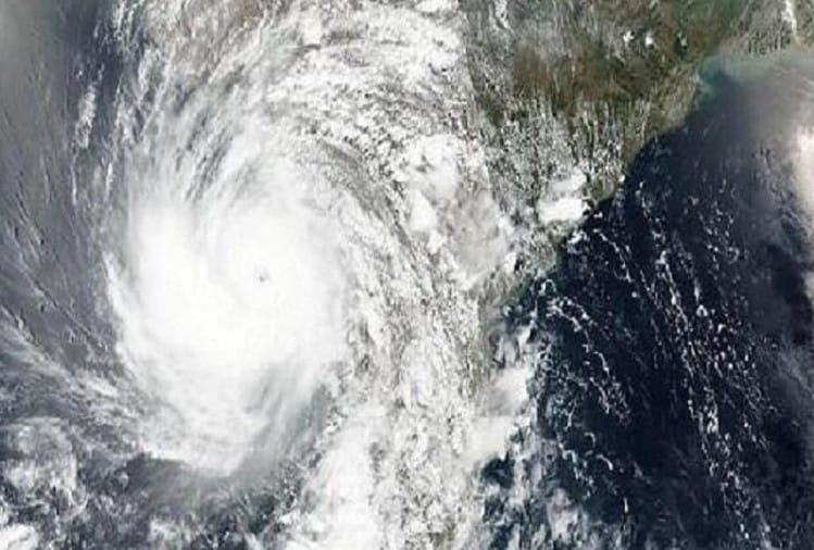 Cyclone Mocha Live Updates Depression In Bay Of Bengal Intensify Into ...