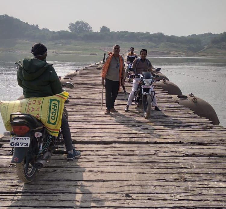 Pipa Bridge On Yamuna River Near Behmai Started After Five Months ...