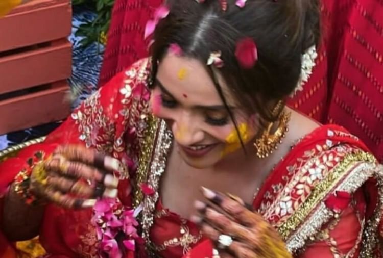Ankita Lokhande And Vicky Jain Haldi Ceremony Pictures Viral Couple Dance On Bollywood Songs ...
