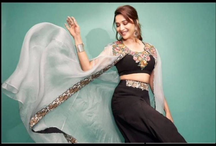 Maja Ma:माधुरी दीक्षित की फिल्म 'माजा मा' का फर्स्ट लुक जारी, मां-बेटे ...