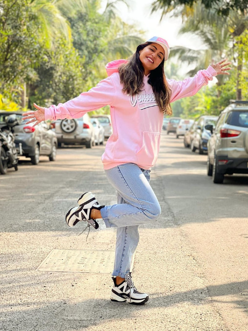 कैजुअल लुक में हिना का स्वैग
