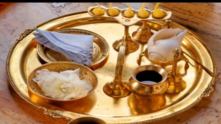 Do Not Use These Metal Utensils In Worship To God During Puja - Amar ...