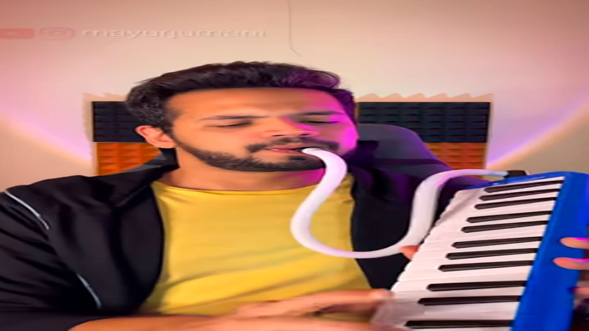Trending Video:'छोरी पटाता है' के रीमिक्स वीडियो ने सोशल मीडिया पर मचाई ...