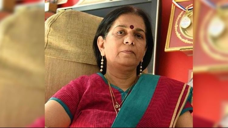 Rajani Pandit Biography In Hindi First Female Detective In India - Amar ...