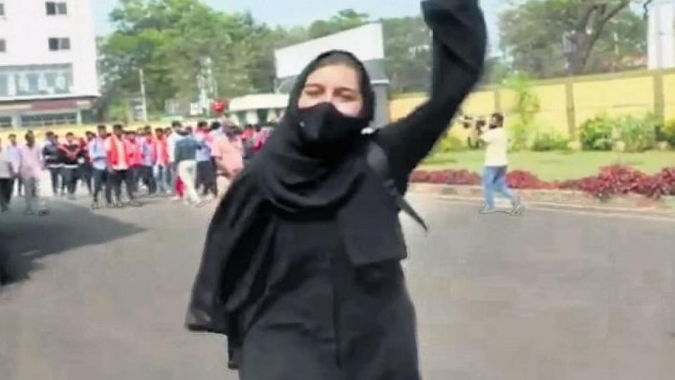 Karnataka Hijab Row, Know Who Is Muskan Khan Praised By Al Quaeda Chief ...